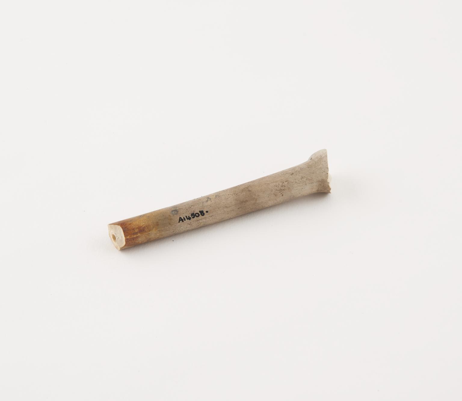 Three clay tobacco pipes and two stem pieces reputedly from ...