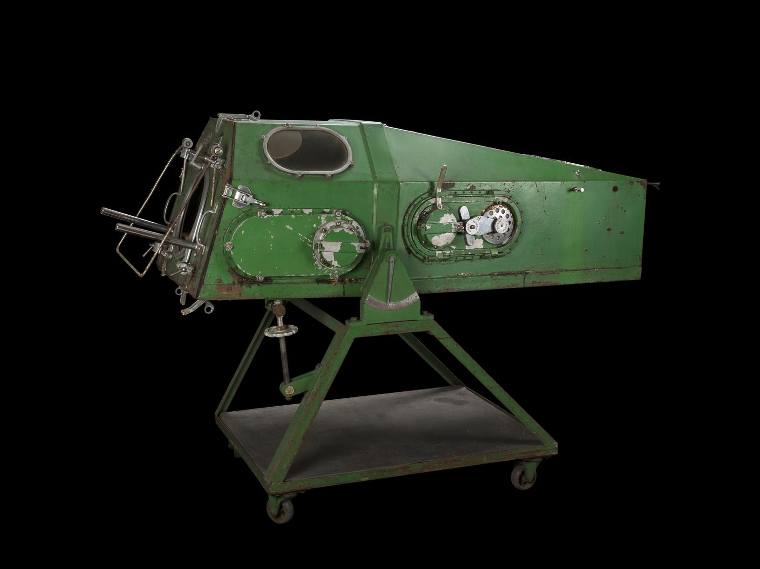 Drinker-type iron lung respirator, London, England, 1930-1939 | Science ...