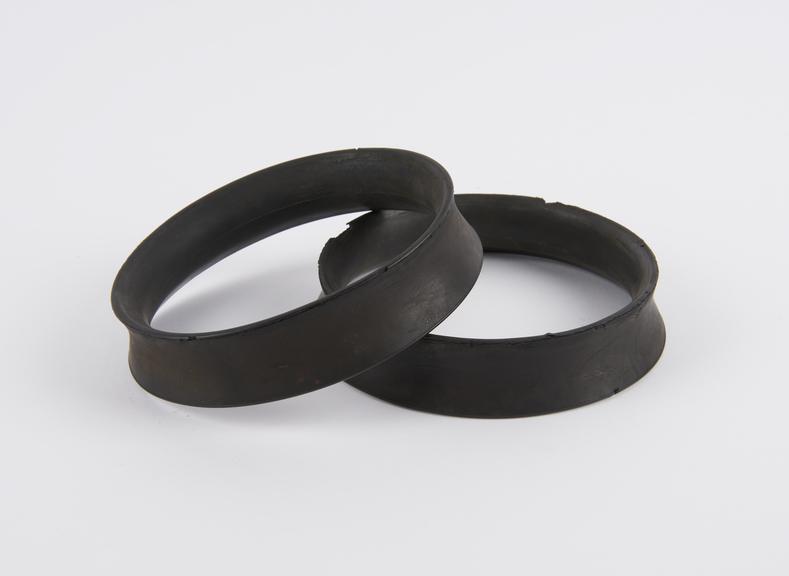 Rubber ring for Foden 6 ton diesel lorry | Science Museum Group Collection