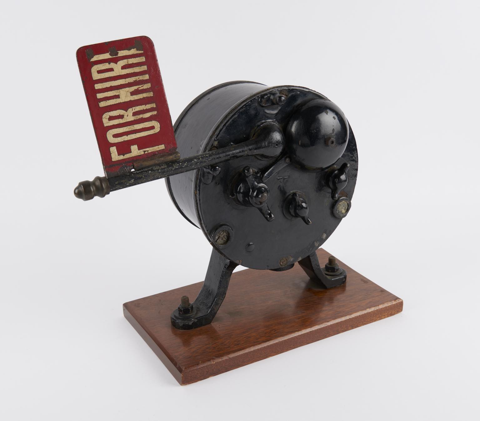Taxameter, No.28541 with fittings, 1922 | Science Museum Group Collection