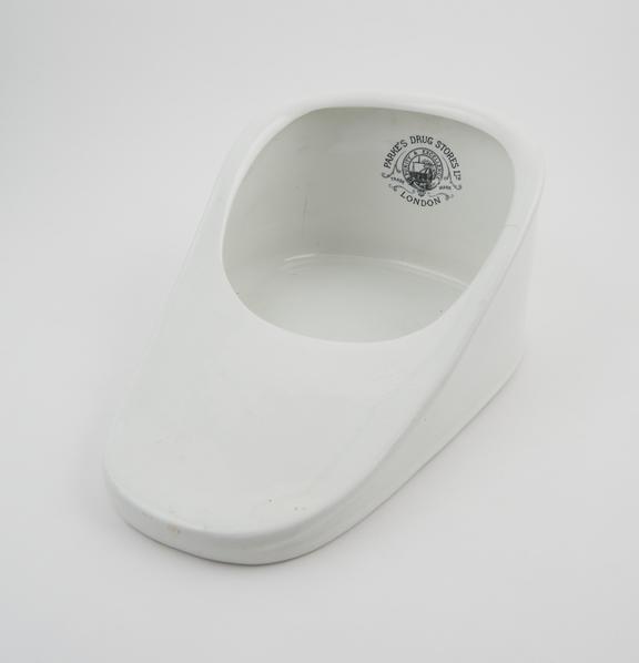 Slipper bedpan, England, 1900-1950 | Science Museum Group Collection