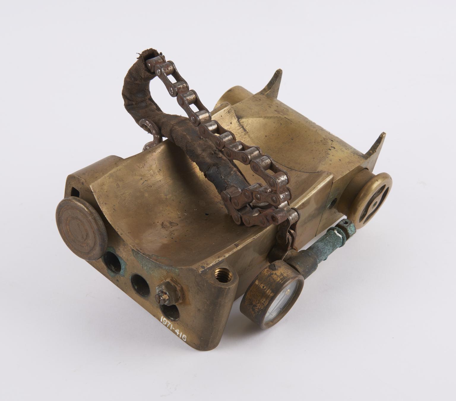 Early motor car tyre vulcaniser and components | Science Museum Group ...
