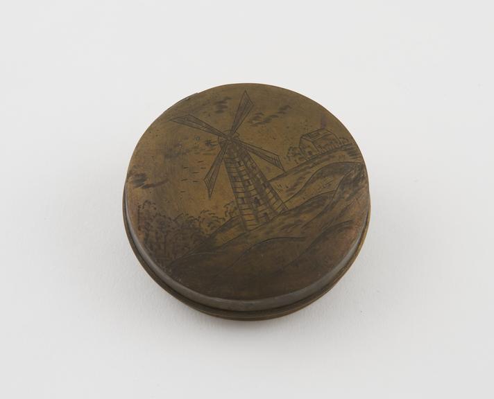 Brass snuff box | Science Museum Group Collection