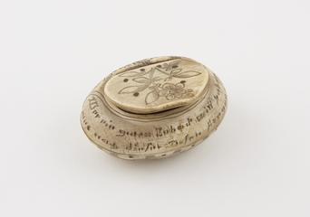 Bone snuff box | Science Museum Group Collection