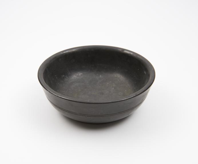 Shallow bowl-like mortar of black polished stone | Science Museum Group ...