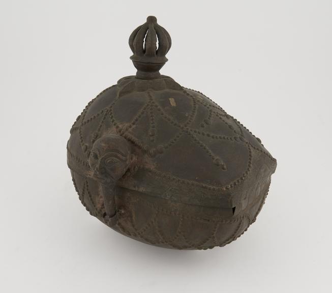 Skull shaped box | Science Museum Group Collection