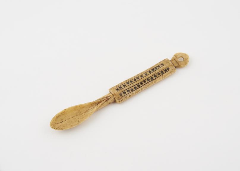 Bone snuff spoon, Zulu, South African | Science Museum Group Collection