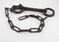 Iron manacle with chain | Science Museum Group Collection