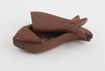 Wooden snuff box | Science Museum Group Collection