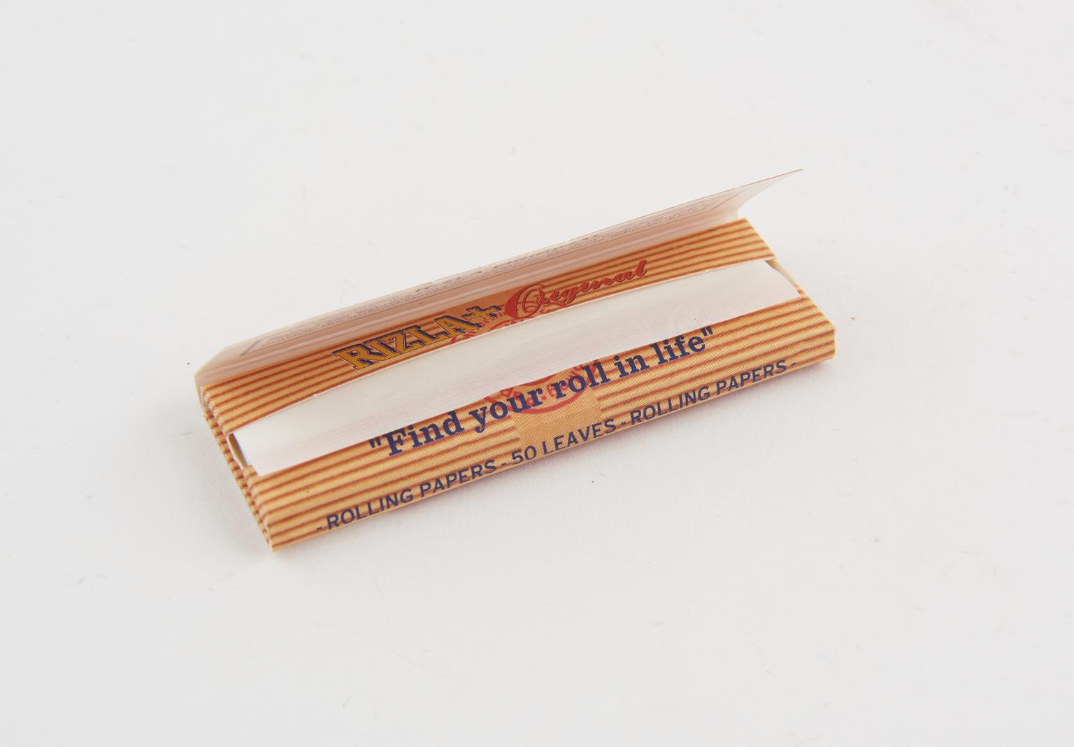 Packet of 50 Rizla Original regular size rolling papers for hand rolled ...