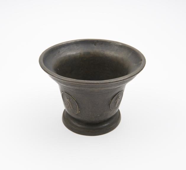 Small bell-shaped bronze mortar | Science Museum Group Collection