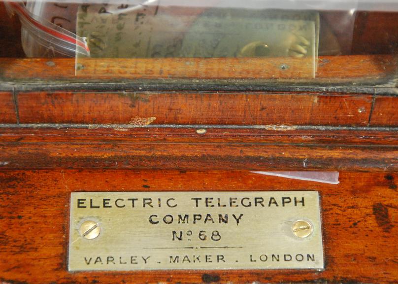 Telegraph block instrument; 3-position single-needle | Science Museum ...