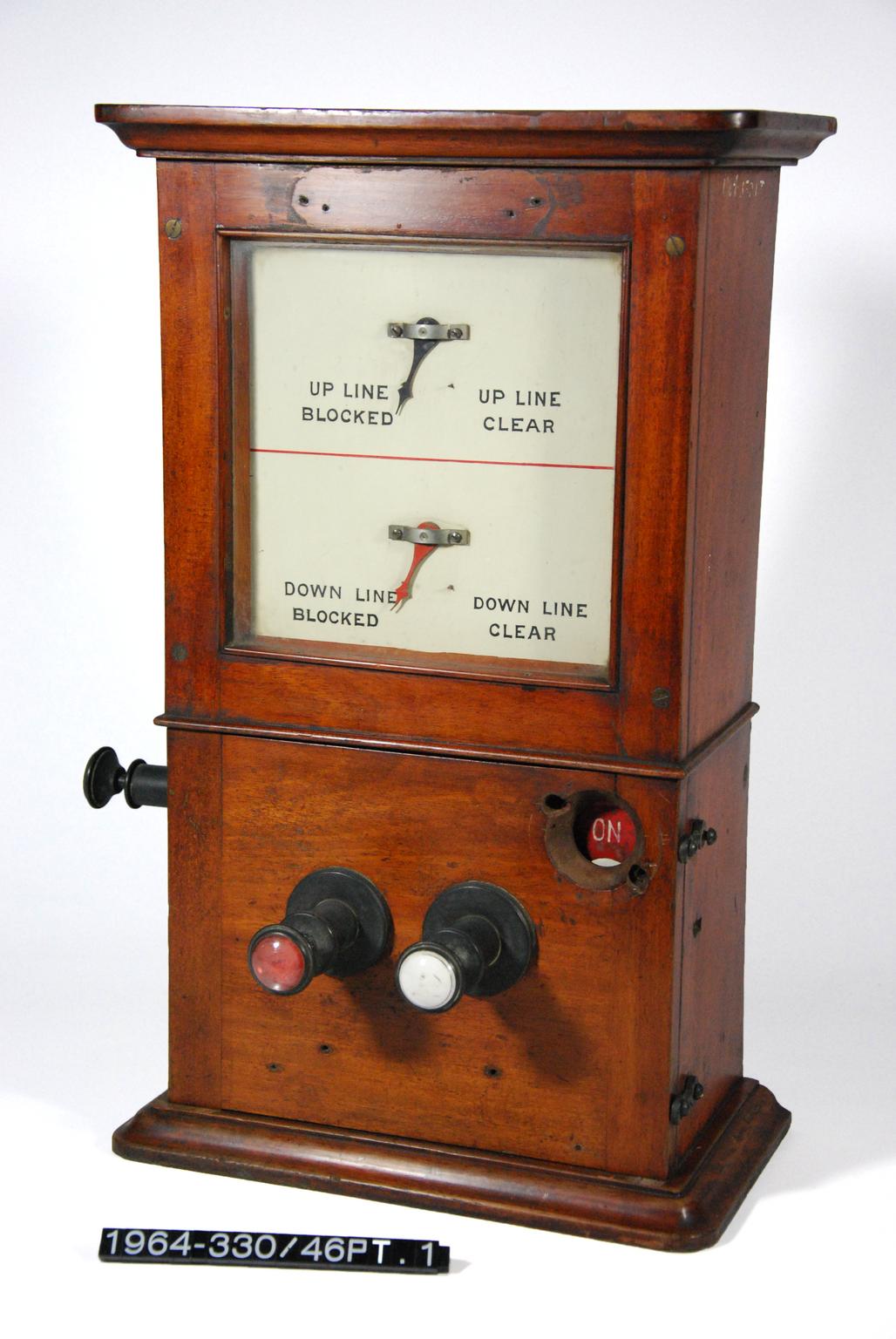 Single wire double line block instrument with separate ringing key ...