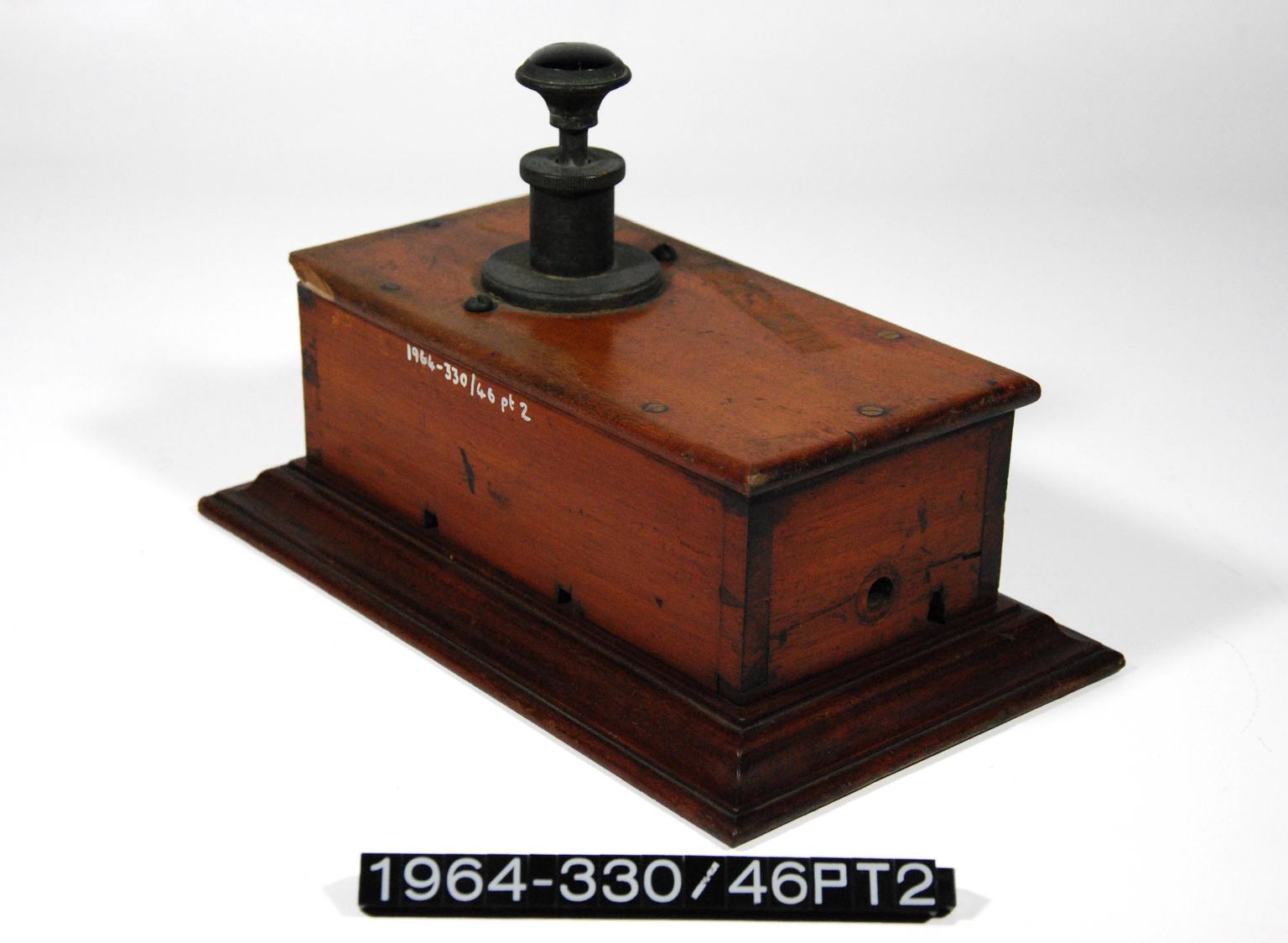 Single wire double line block instrument with separate ringing key ...