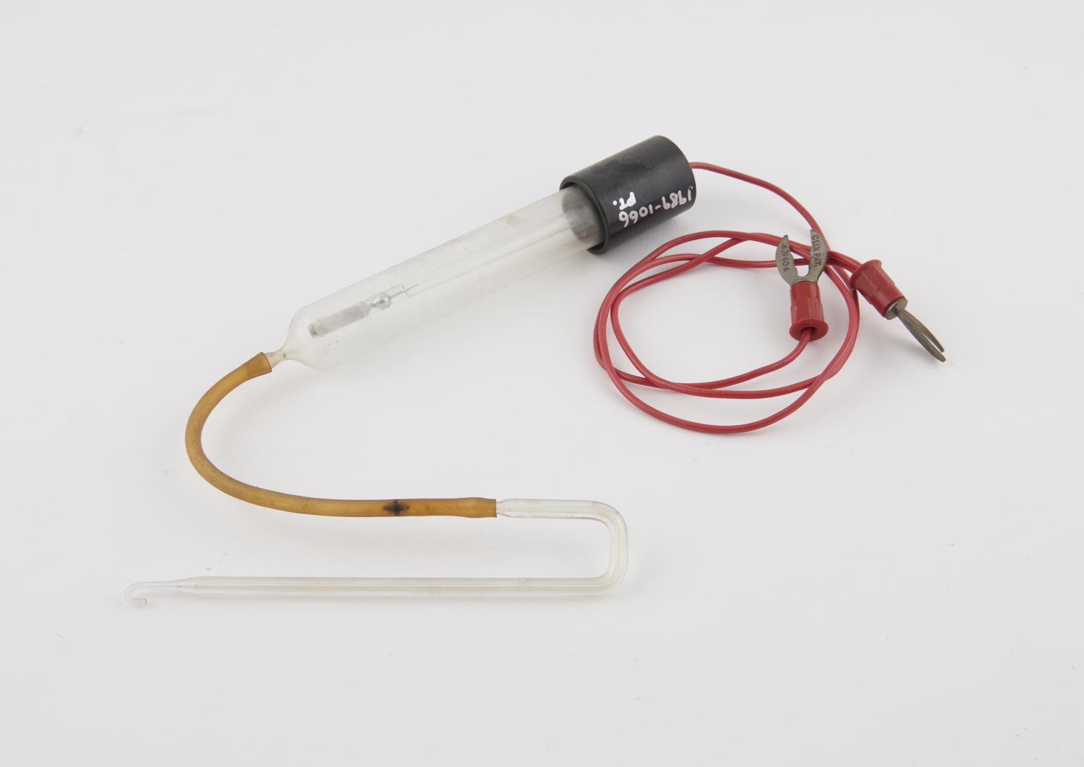 Electrode assembly for pH meter type D-303-B/C | Science Museum Group ...