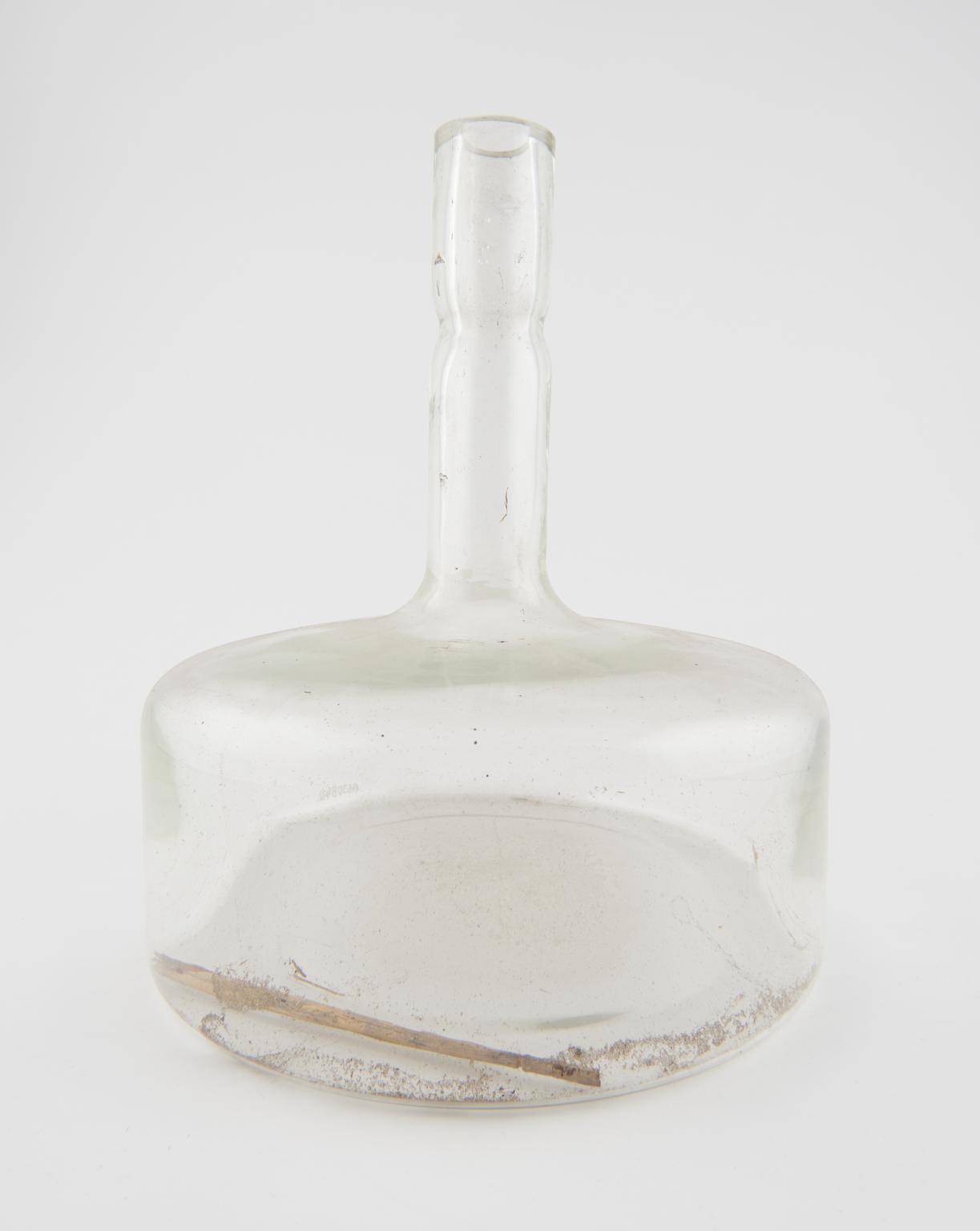 Clear glass pharmacy bottle, European, 1830-1900 | Science Museum Group ...