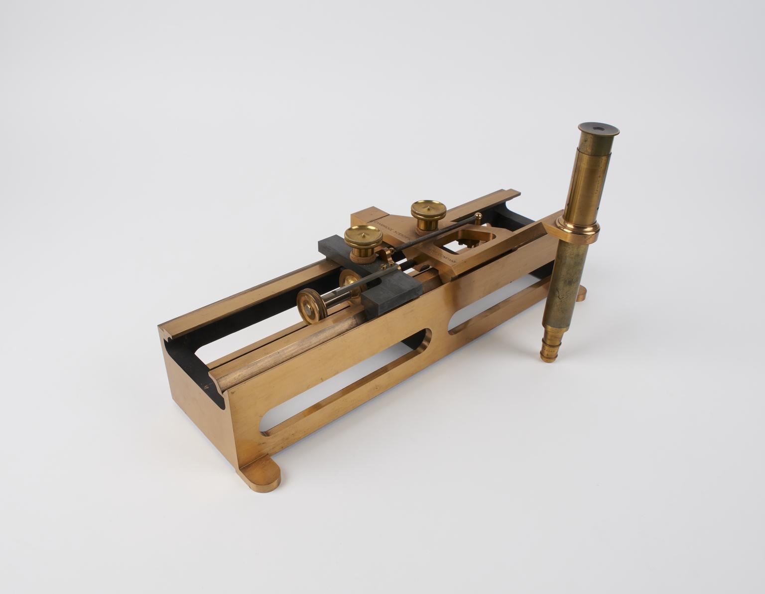 Reading microscope with slide | Science Museum Group Collection
