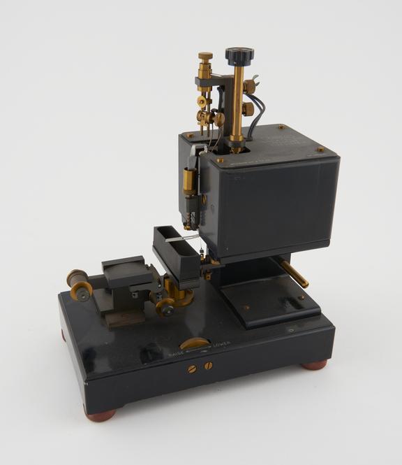 Single-coil siphon recorder | Science Museum Group Collection