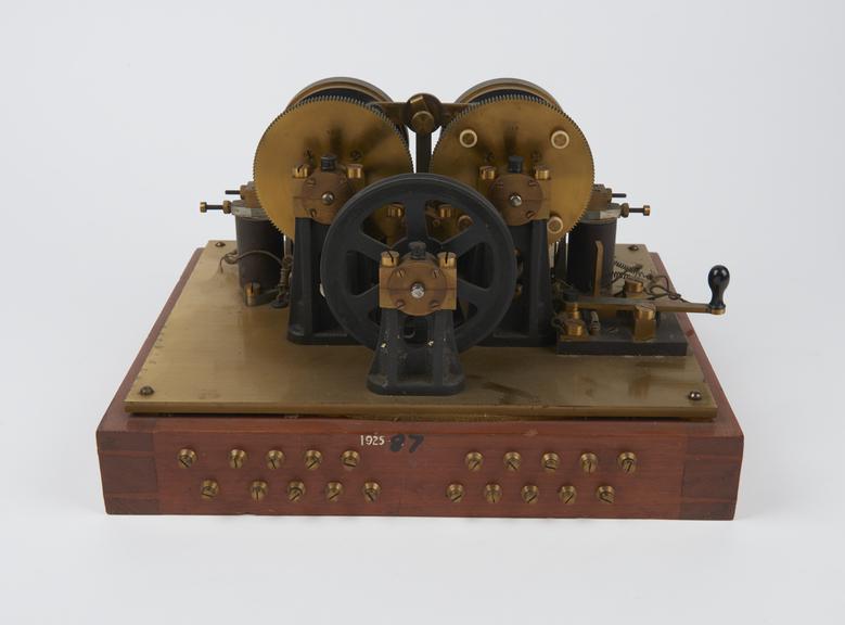 Start-stop receiving and transmitting distributor | Science Museum ...