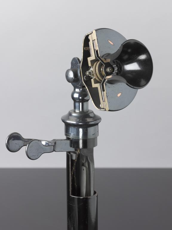 Desk telephone transmitter and receiver (sectioned), 1926. | Science ...