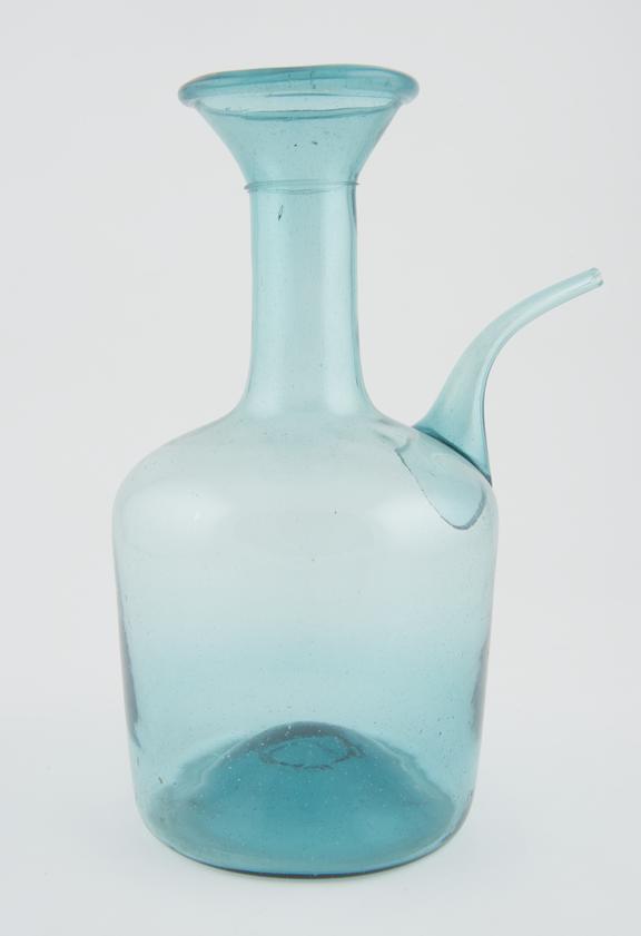 Glass flask with spout | Science Museum Group Collection