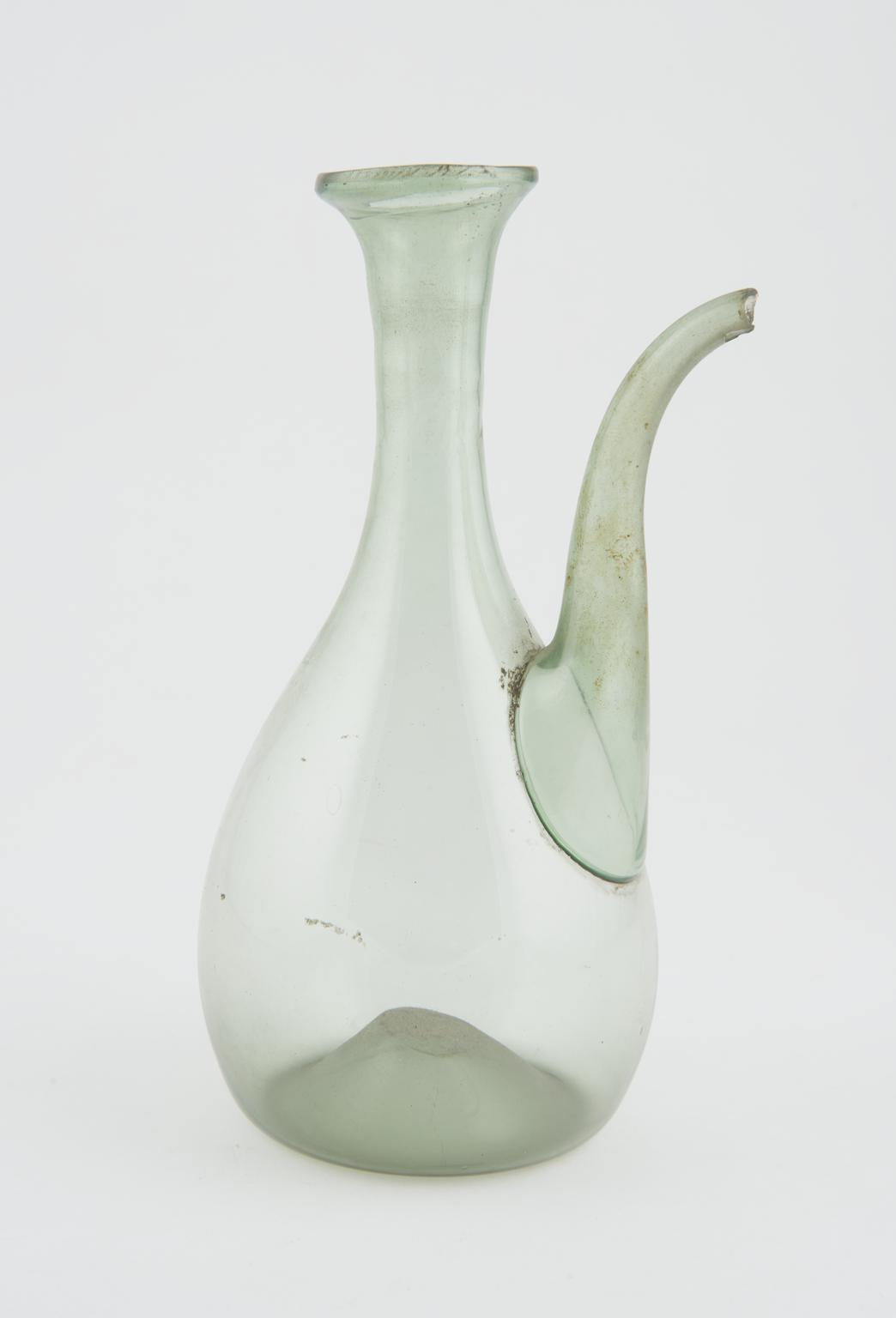 Glass flask with spout | Science Museum Group Collection