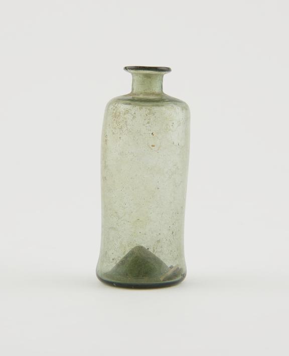 Green glass bottle | Science Museum Group Collection