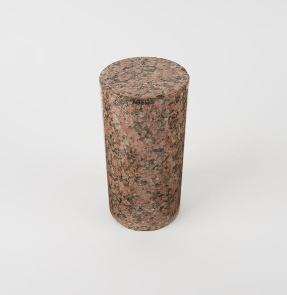 Polished cylindrical specimen of medium grained pink granite | Science ...