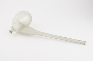 Clear glass retort | Science Museum Group Collection