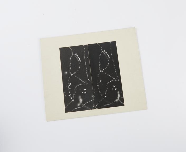Early stereoscopic pair of cloud-track photographs (1913-1914 ...