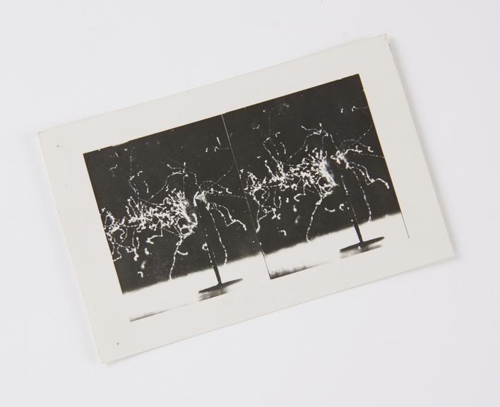 Pair of photographic stereoscopic photographic prints, showing passage ...