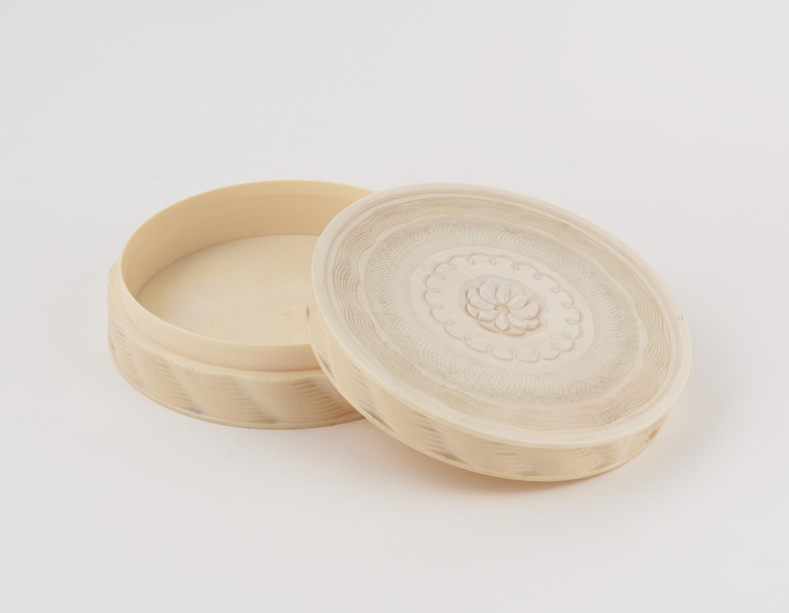 Three ivory shallow boxes | Science Museum Group Collection