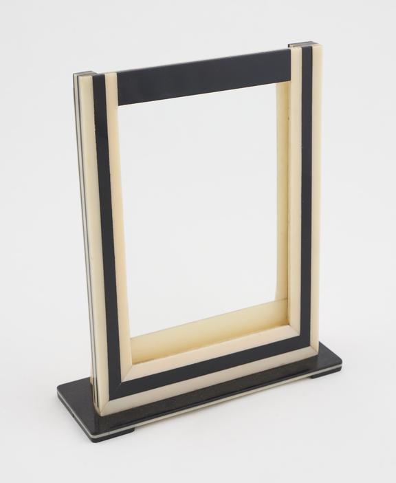 Photograph holder of acrylic | Science Museum Group Collection