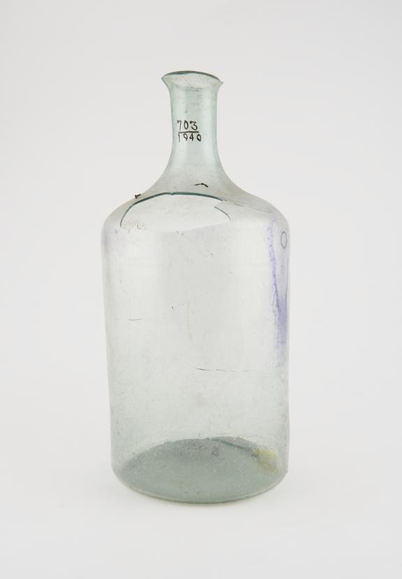 Cylindrical pharmacy storage bottle | Science Museum Group Collection