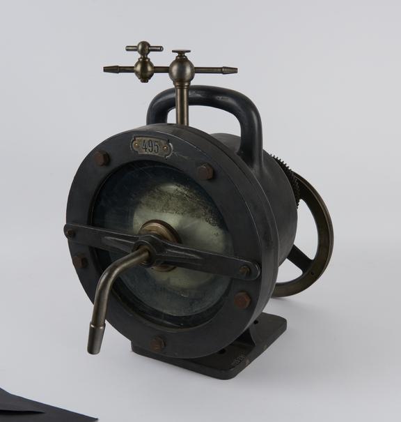 Gaede type rotary mercury pump | Science Museum Group Collection