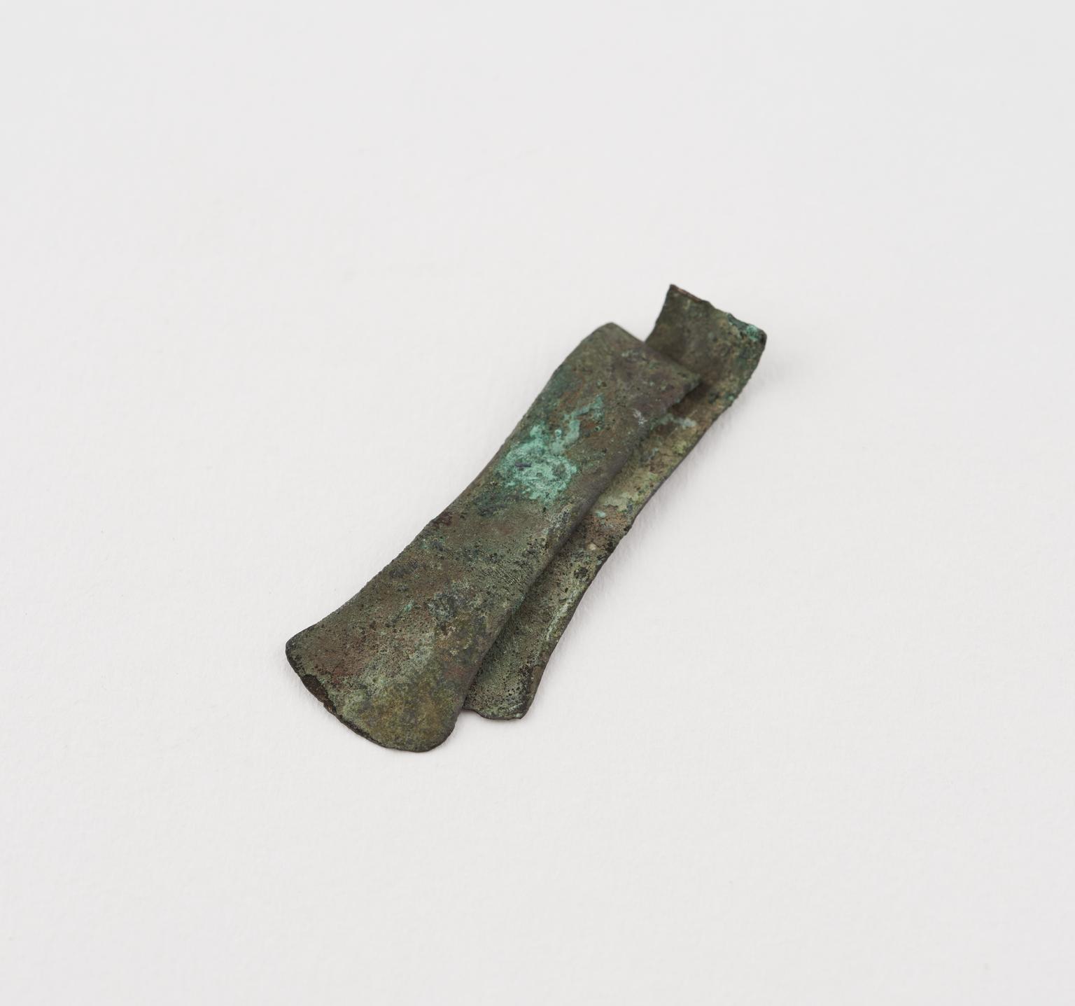 Forceps, small, silver, ancient, Peruvian | Science Museum Group Collection