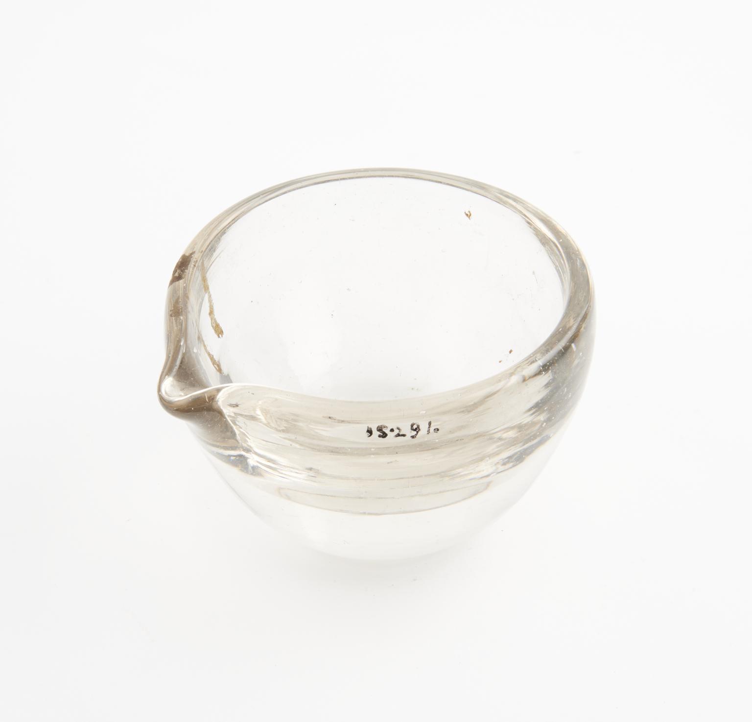 Clear glass mortar and pestle | Science Museum Group Collection