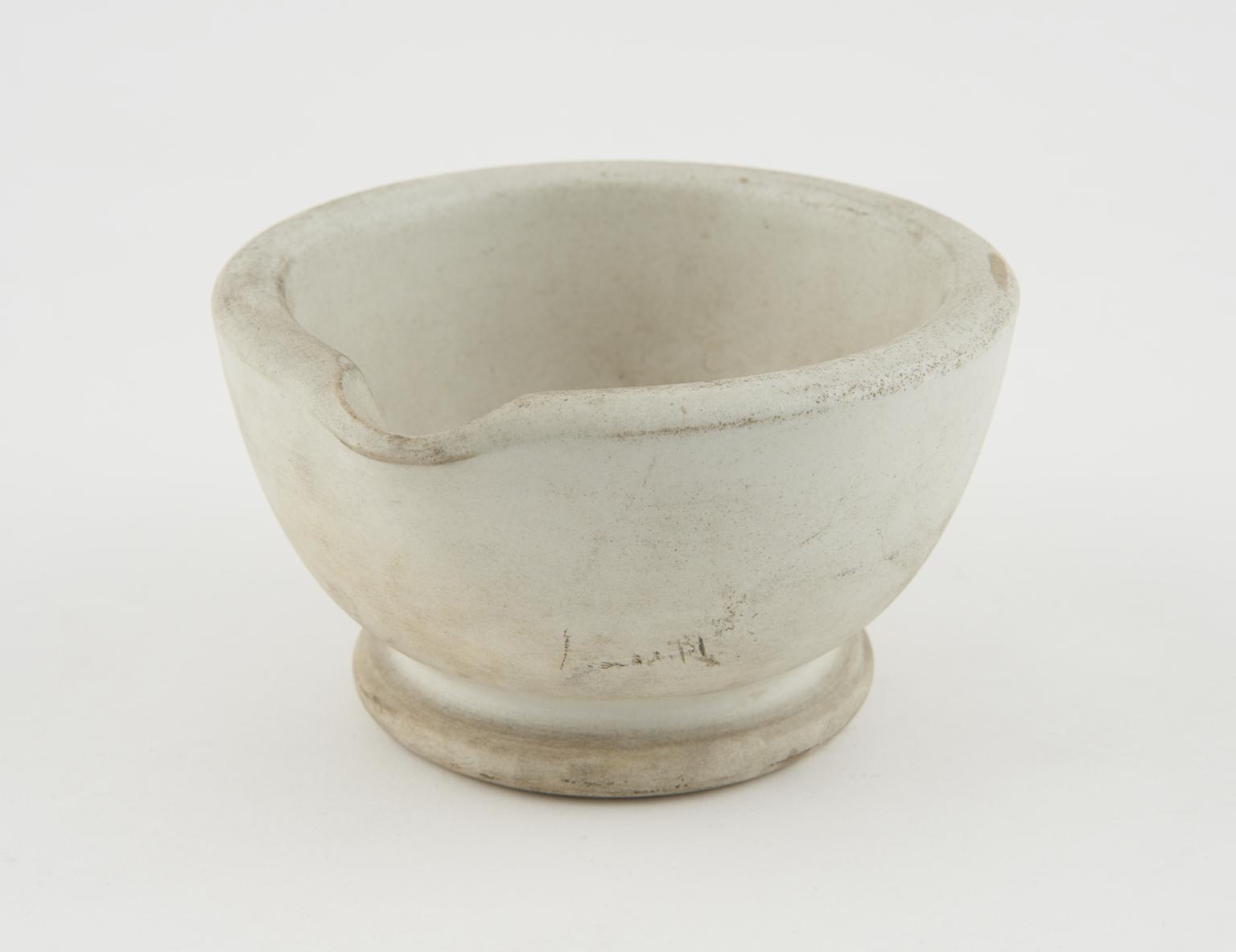 Ceramic mortar and pestle | Science Museum Group Collection