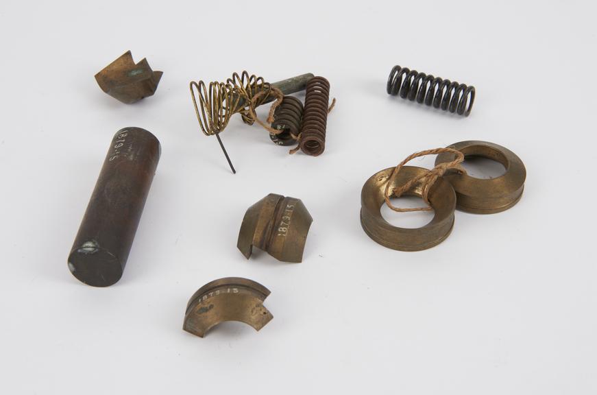 Faull's metallic packing for piston rods | Science Museum Group Collection