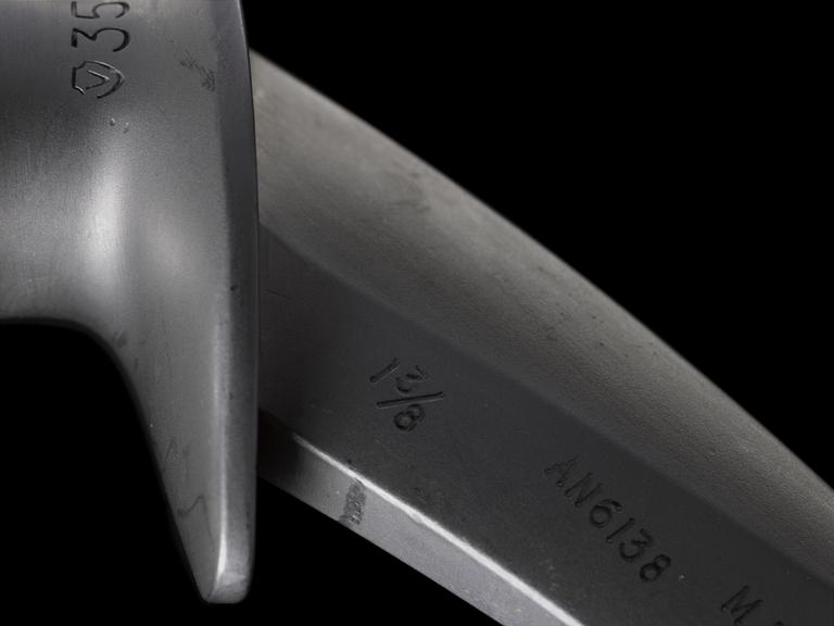 Vitallium hip prosthesis with curved standard stem | Science Museum ...