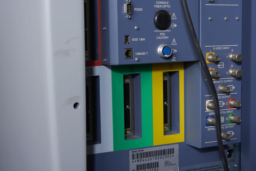 Surgeon console, from da Vinci® Classic surgical system | Science ...