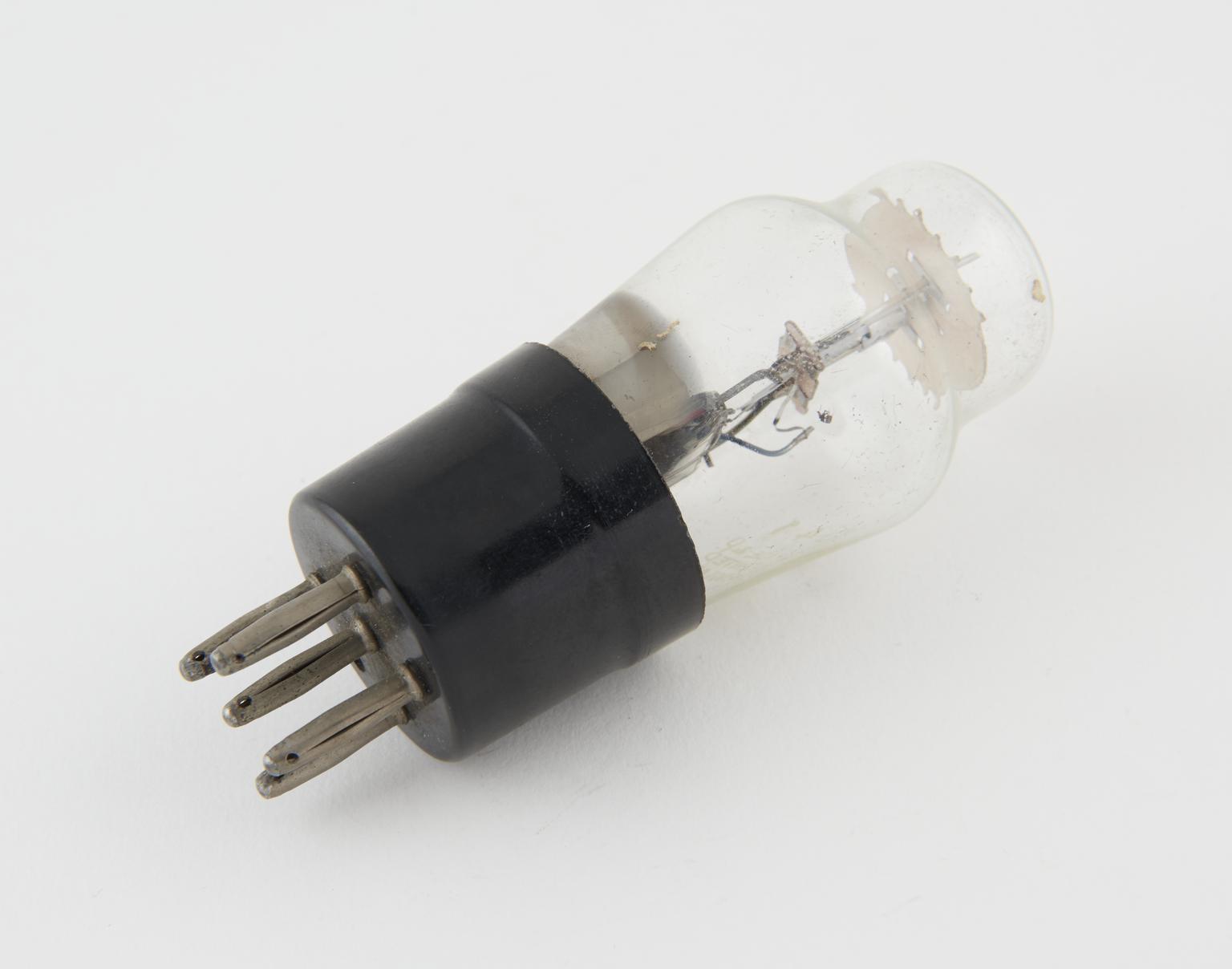 Wade Bequest collection of valves: Marconi-Osram Valve radio valve type ...