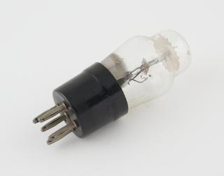 Wade Bequest collection of valves: Marconi-Osram Valve radio valve type ...