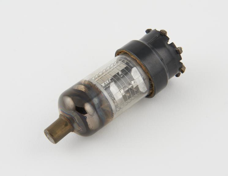 Wade Bequest collection of valves: radio valve | Science Museum Group Collection