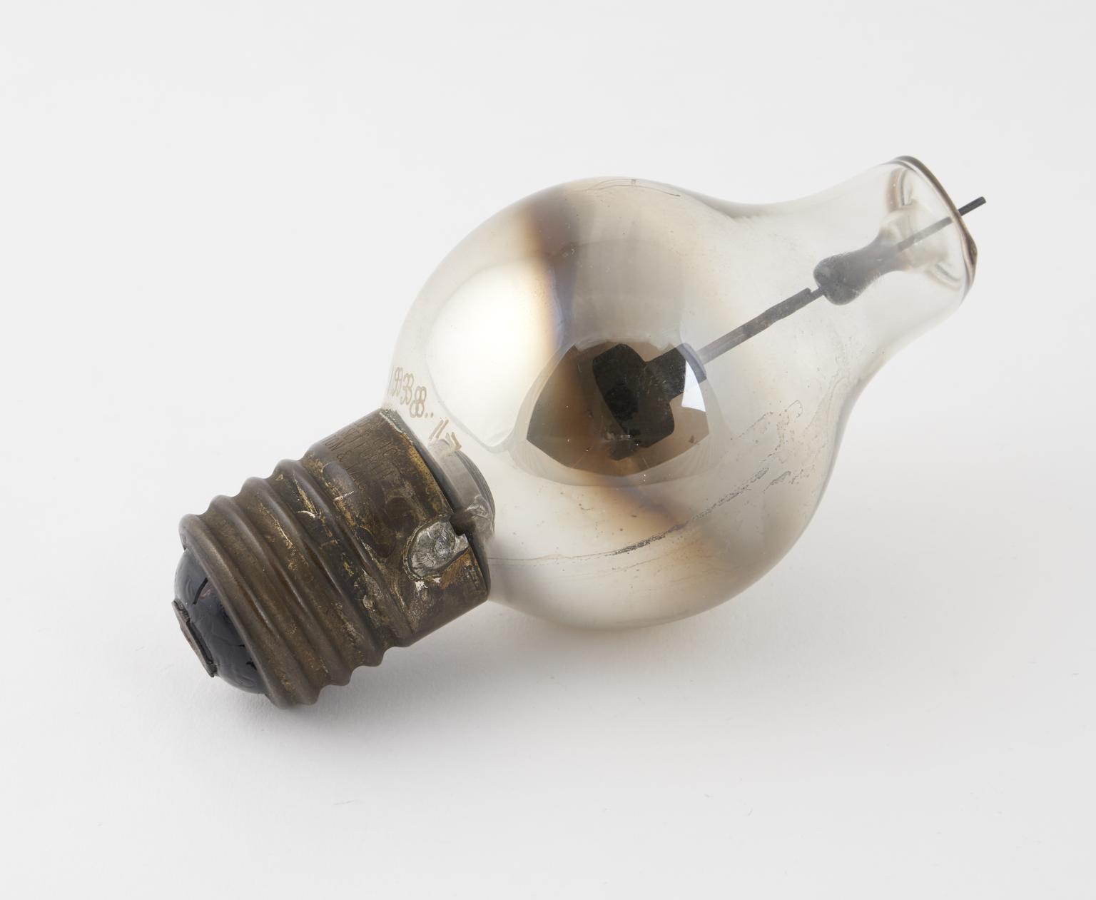 Radio valve, Tungar rectifier, 6 amp. type | Science Museum Group ...