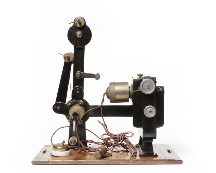 Ernemann Home Projector | Science Museum Group Collection