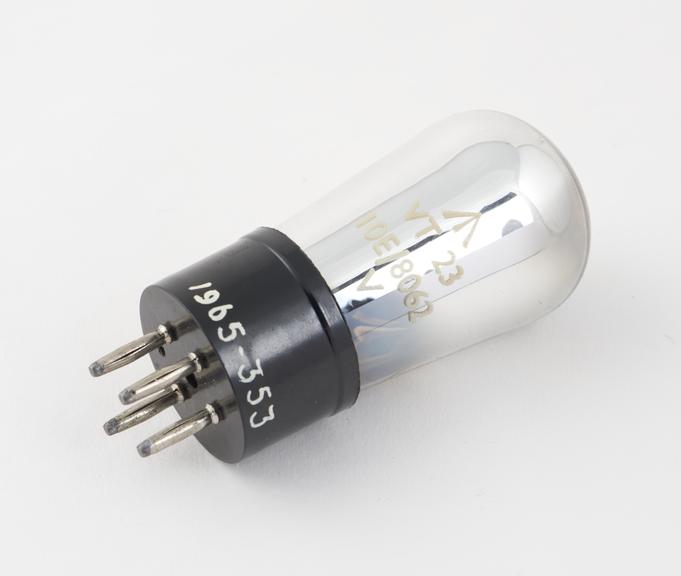 Vacuum tube type CV1023 (triode) | Science Museum Group Collection