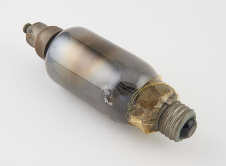 McVitie Weston valve collection, Royal Ediswan valve, type ES10 ...