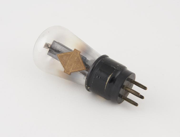 McVitie Weston valve collection, Cossor valve, type 408BU | Science ...