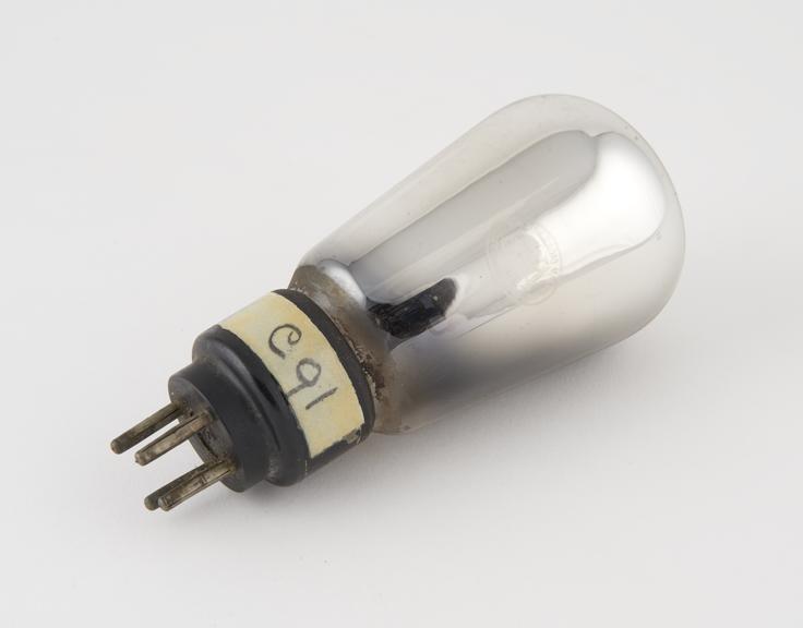 McVitie Weston valve collection, Ediswan valve, type P.V.625A | Science Museum Group Collection